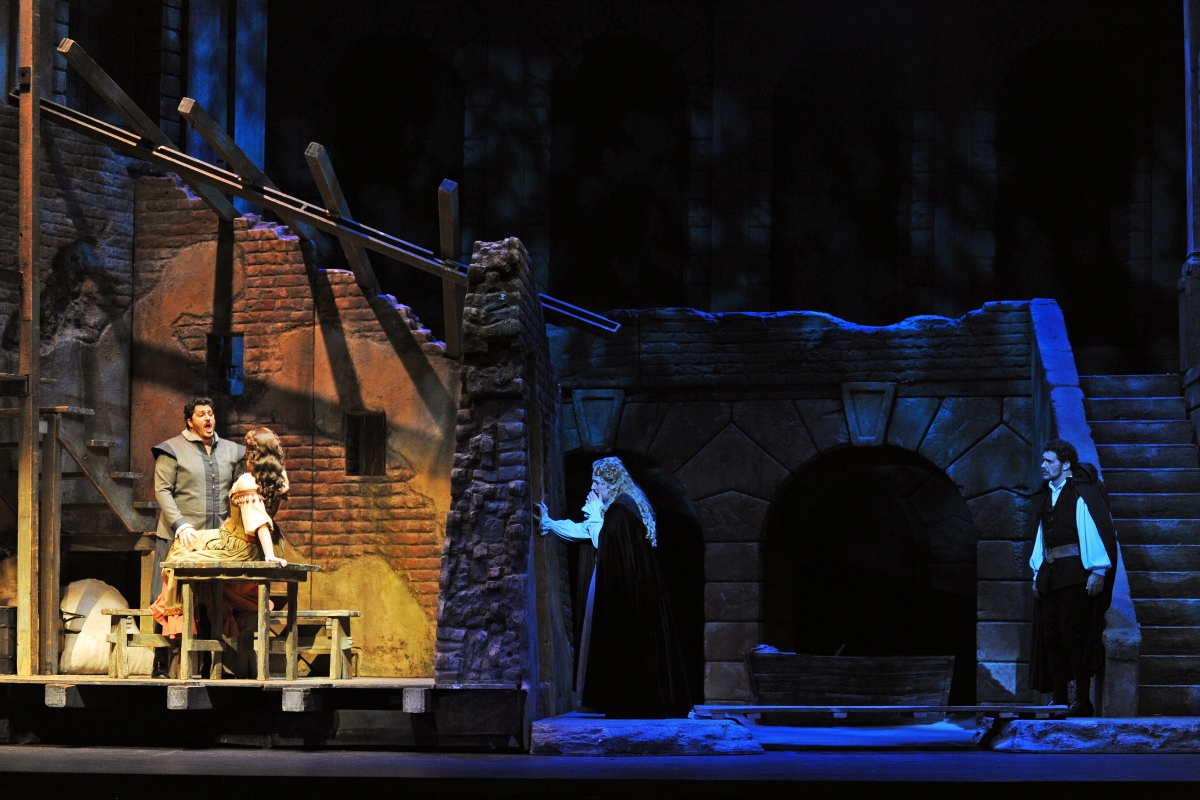 Rigoletto | Arizona Opera